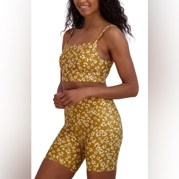 Sage Collective | Shorts | Sage Collective Daisy Workout Set Size Small ...